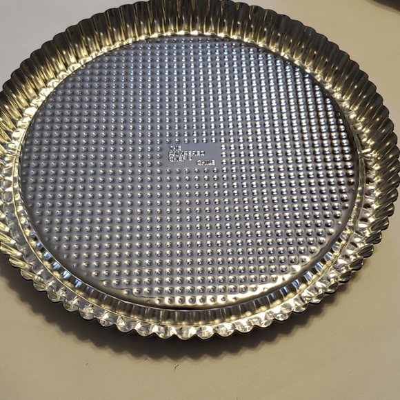 Pampered Chef | Kitchen | Pampered Chef Flutted Torte Pans Pie Pans 2 ...